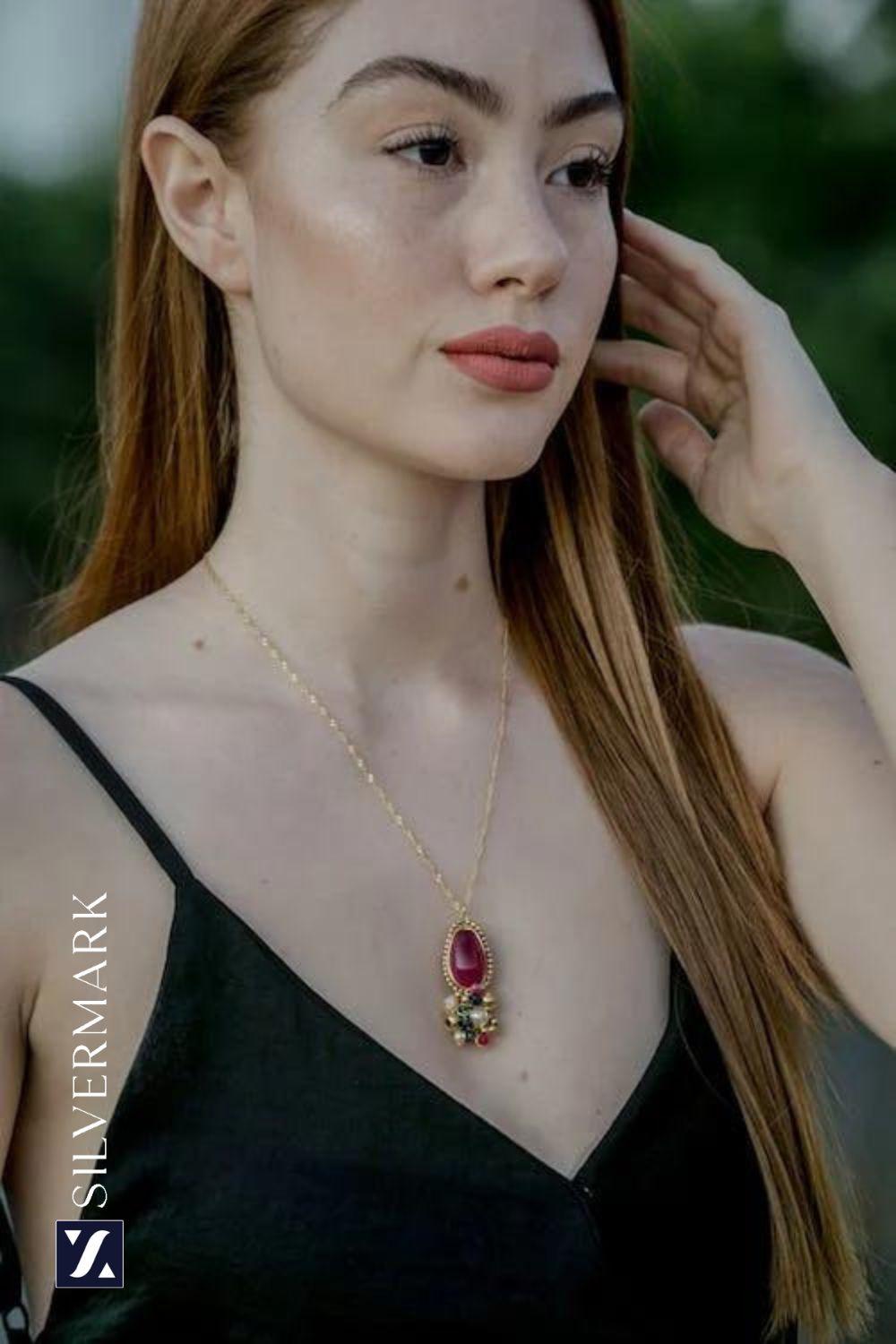 How to Choose the Right Sterling Silver Jewelry for Your Hair Color ...