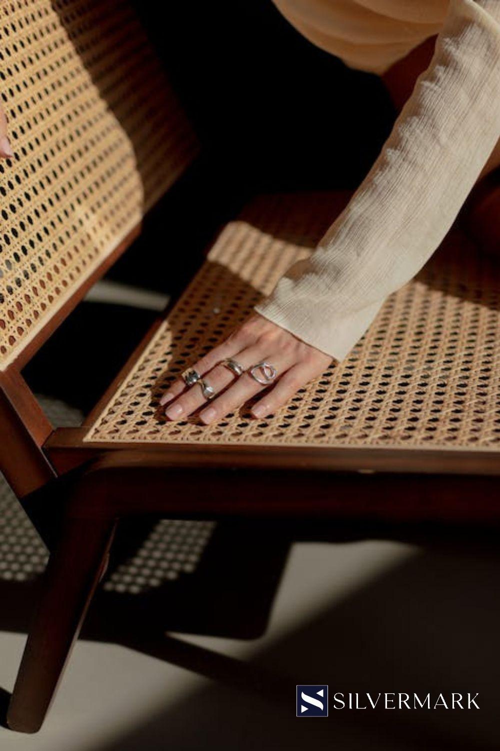 "The best silver jewelry for people with short fingers" – silvermark
