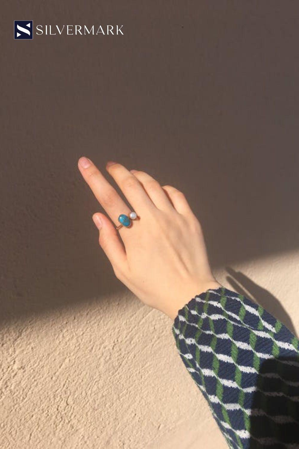 "How to wear silver jewelry with winter outfits" – silvermark